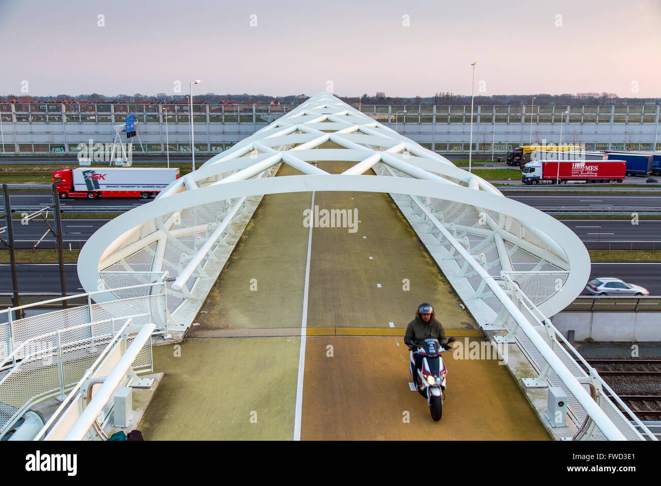 Modern architecture Bike path and footbridge De Groene Verbindingin ...