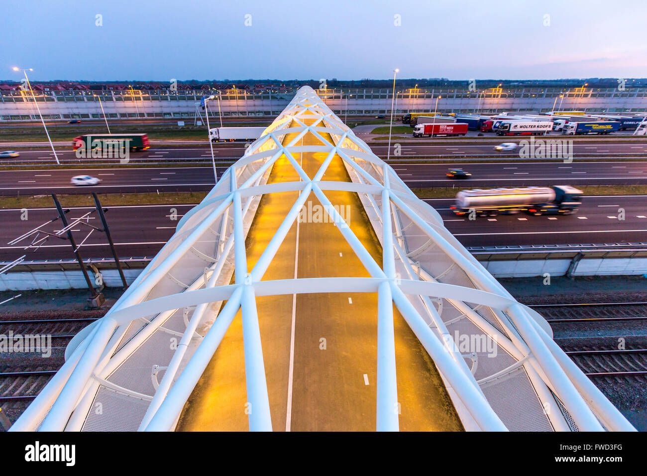 Modern architecture Bike path and footbridge De Groene Verbindingin ...