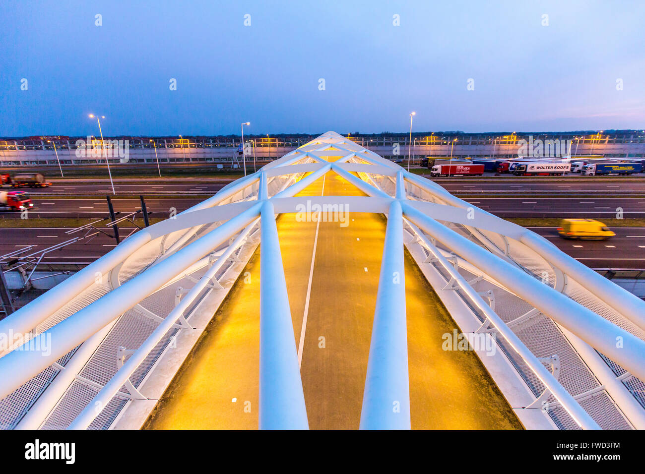 Modern architecture Bike path and footbridge De Groene Verbindingin ...