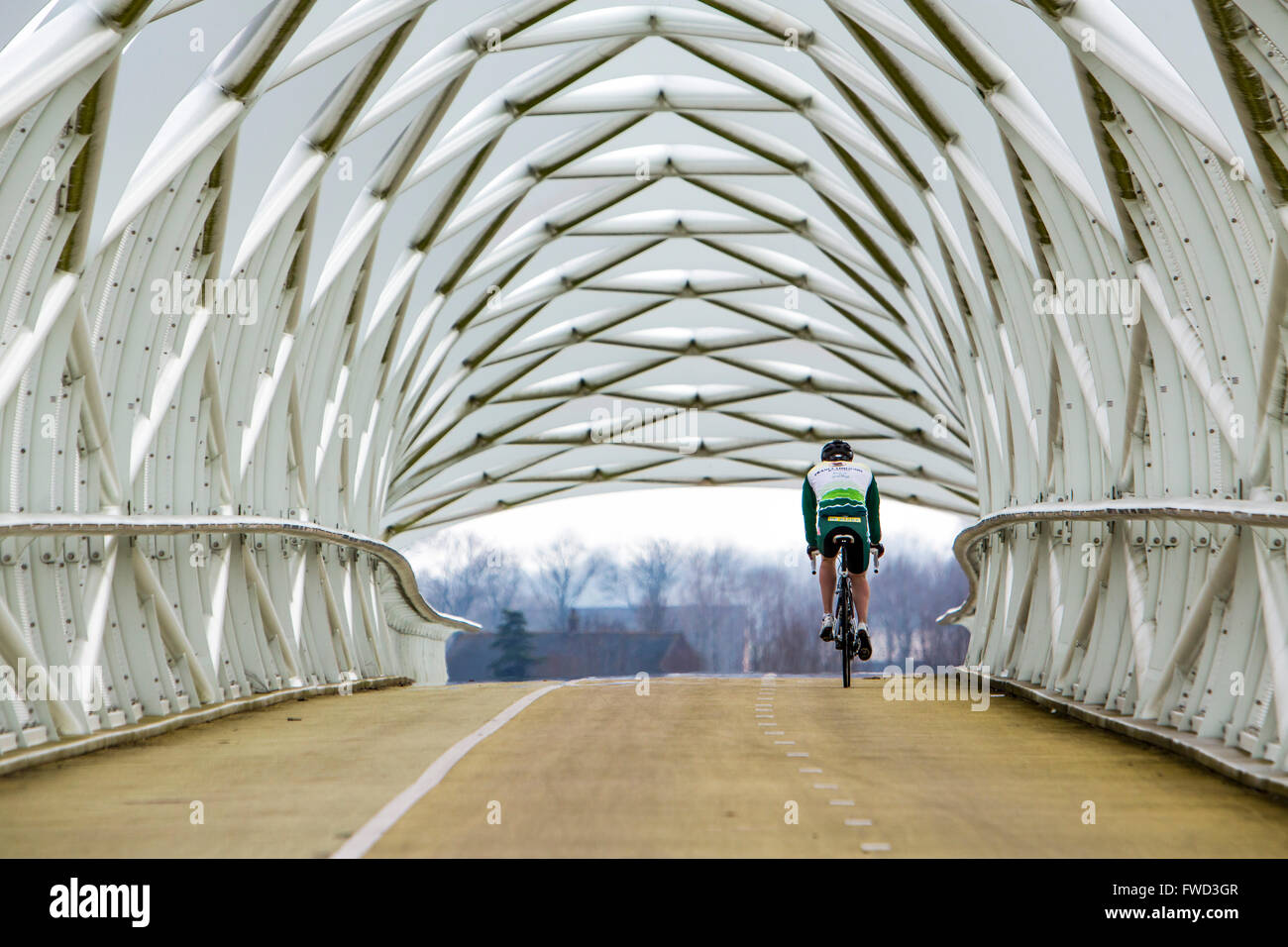 Modern architecture Bike path and footbridge De Groene Verbindingin ...