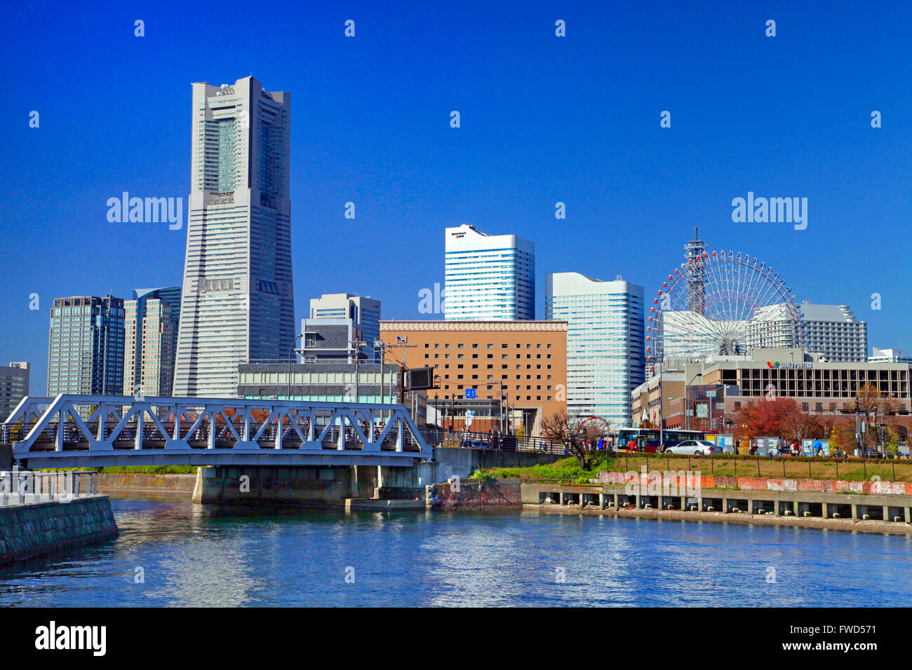 Yokohama landmark tower hi-res stock photography and images - Alamy
