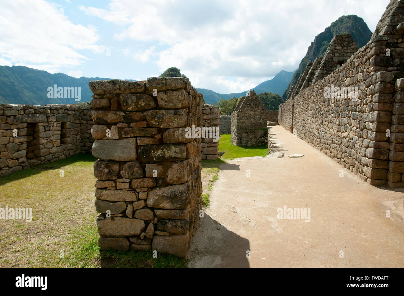Inca Stone Bricks Construction - Machu Picchu - Peru Stock Photo - Alamy