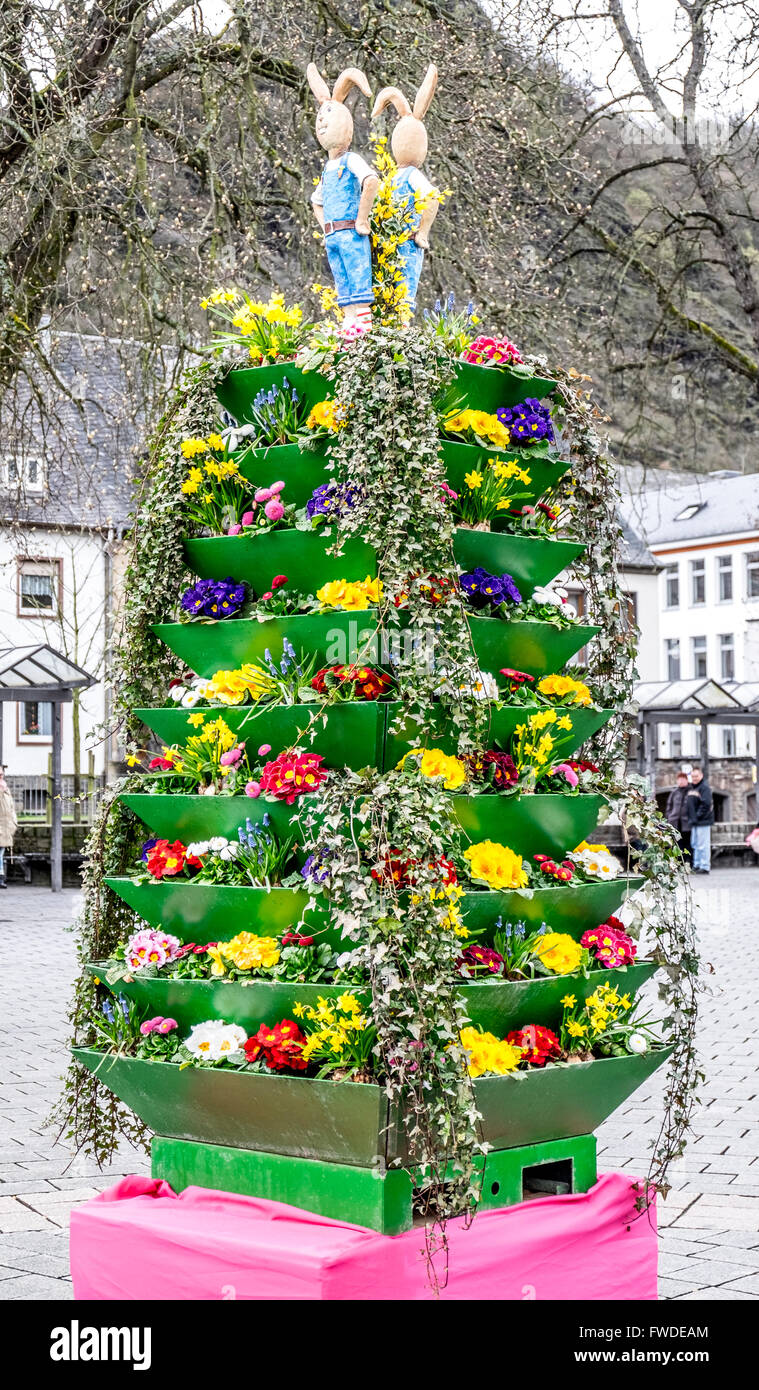 Easter street decorations hi-res stock photography and images - Alamy