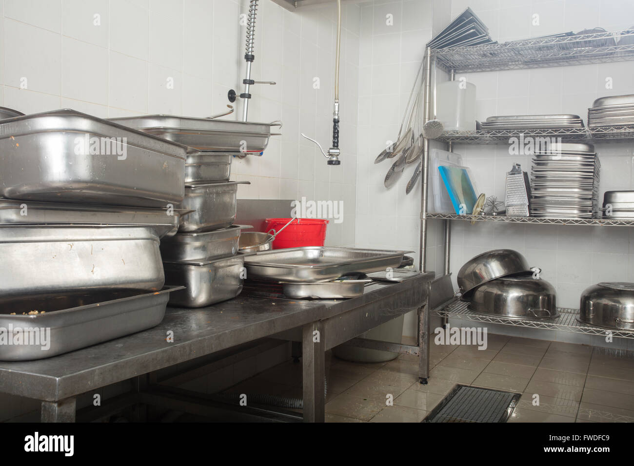 restaurant dish washing station Stock Photo - Alamy