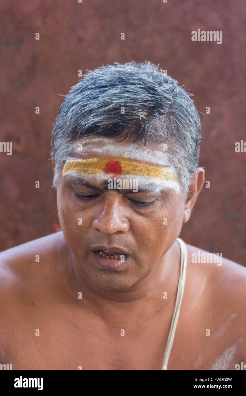 Chanting ritual hi-res stock photography and images - Alamy