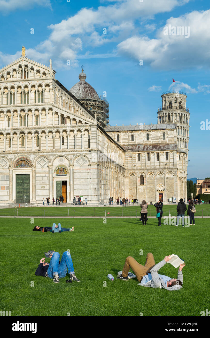 Duomo and Leaning Tower, Piazza dei Miracoli, Pisa, Tuscany, Italy ...