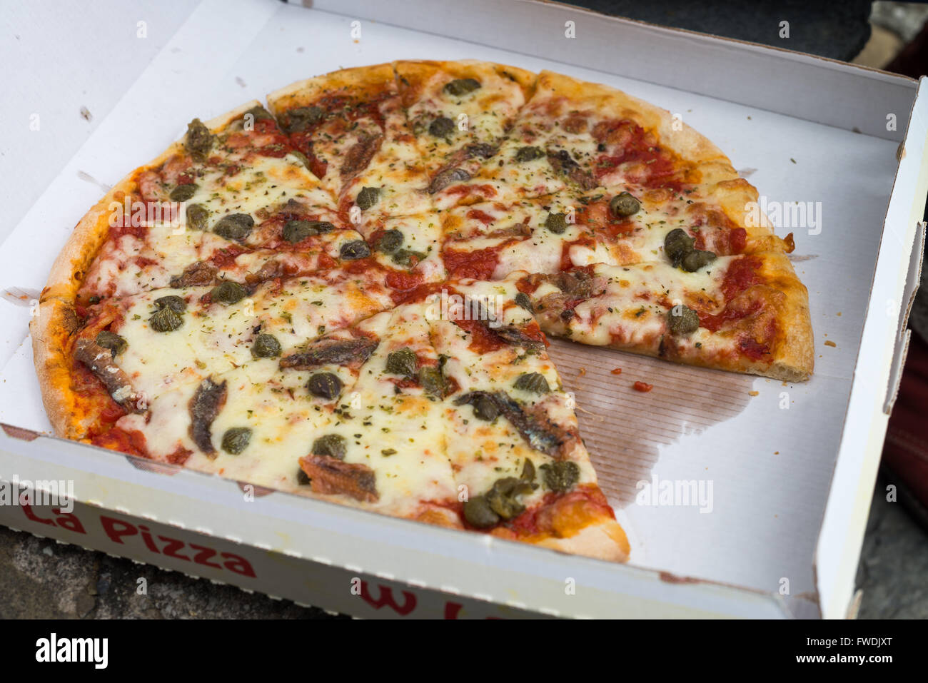 hot original italian pizza in cardboard box, Italy Stock Photo - Alamy