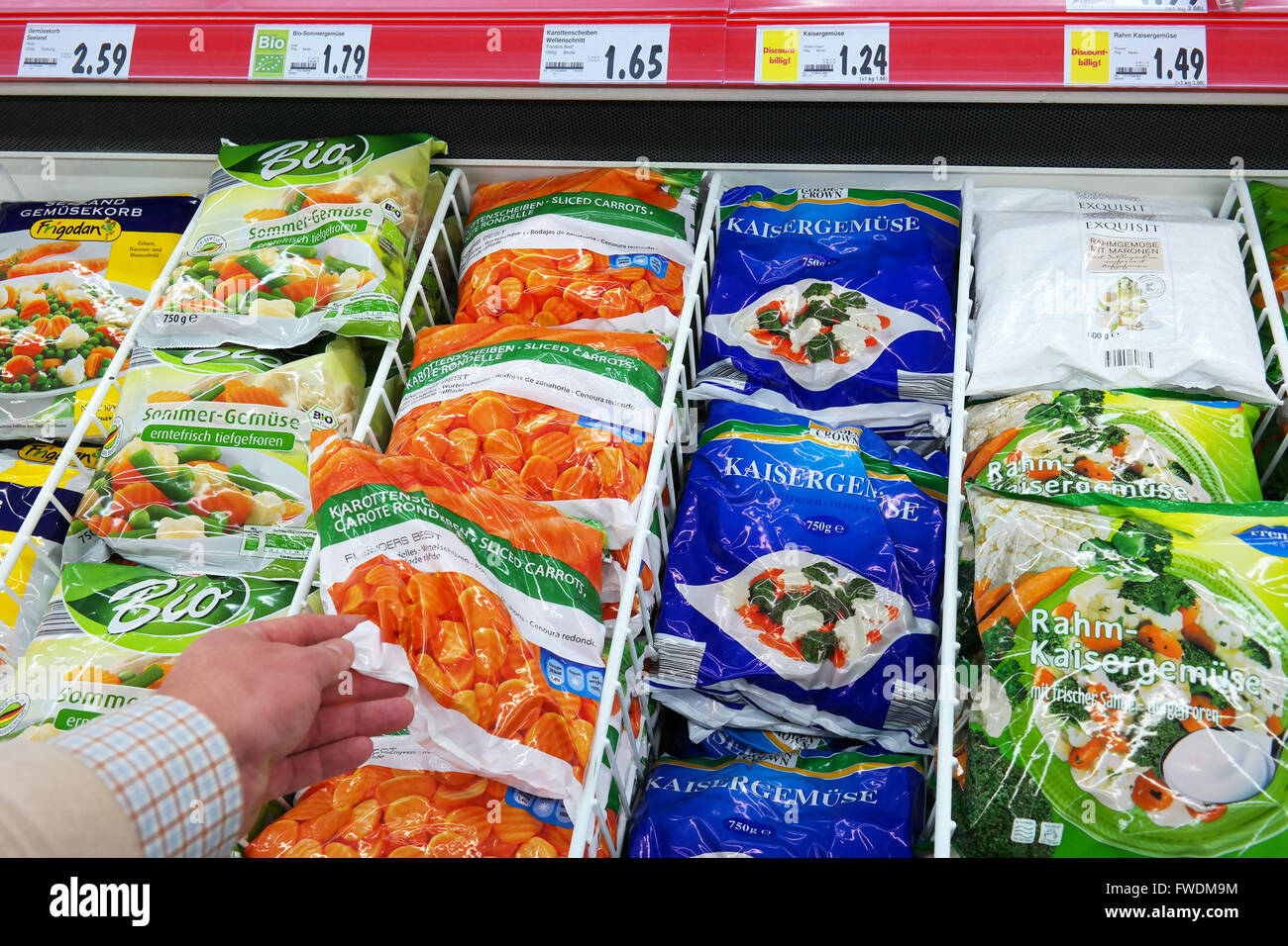 Chopped carrots pack hi-res stock photography and images - Alamy