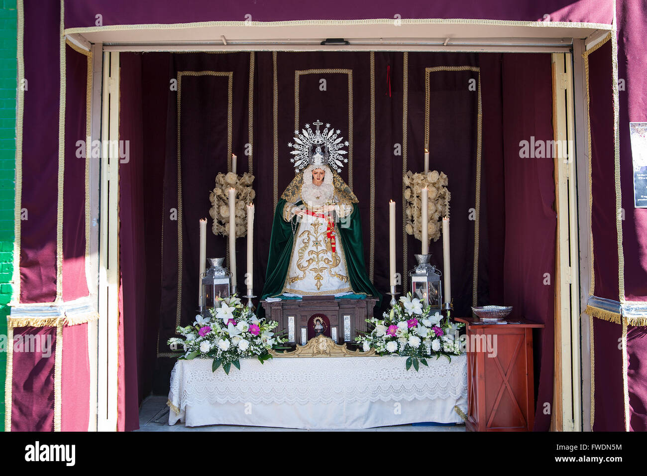 Virgin of hope of macarena statue hi-res stock photography and images ...