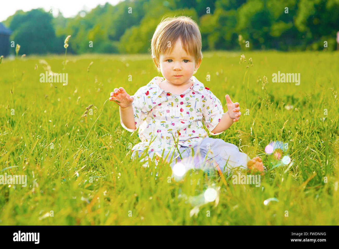 Kid fascinated hi-res stock photography and images - Alamy