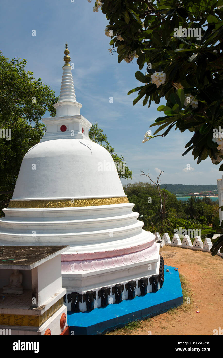 Sri Lanka, Trincomalee, Gokanna Rajamaha Viharaya, stupa Stock Photo ...