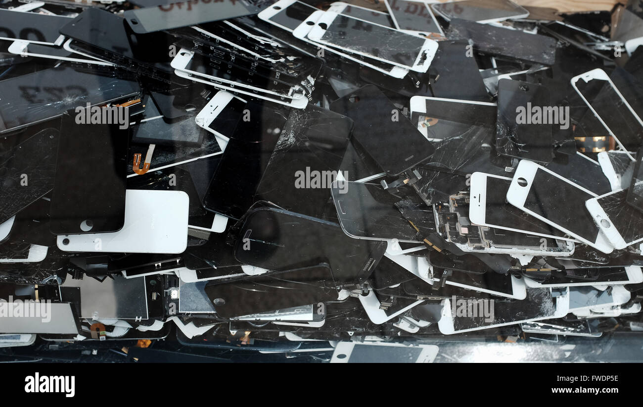 Mobile phone waste hi-res stock photography and images - Alamy