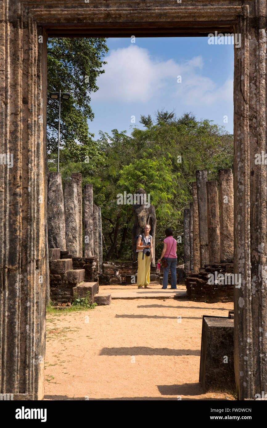Sri Lanka, Polonnaruwa, Quadrangle, Atadage, vistors amongst pillars ...