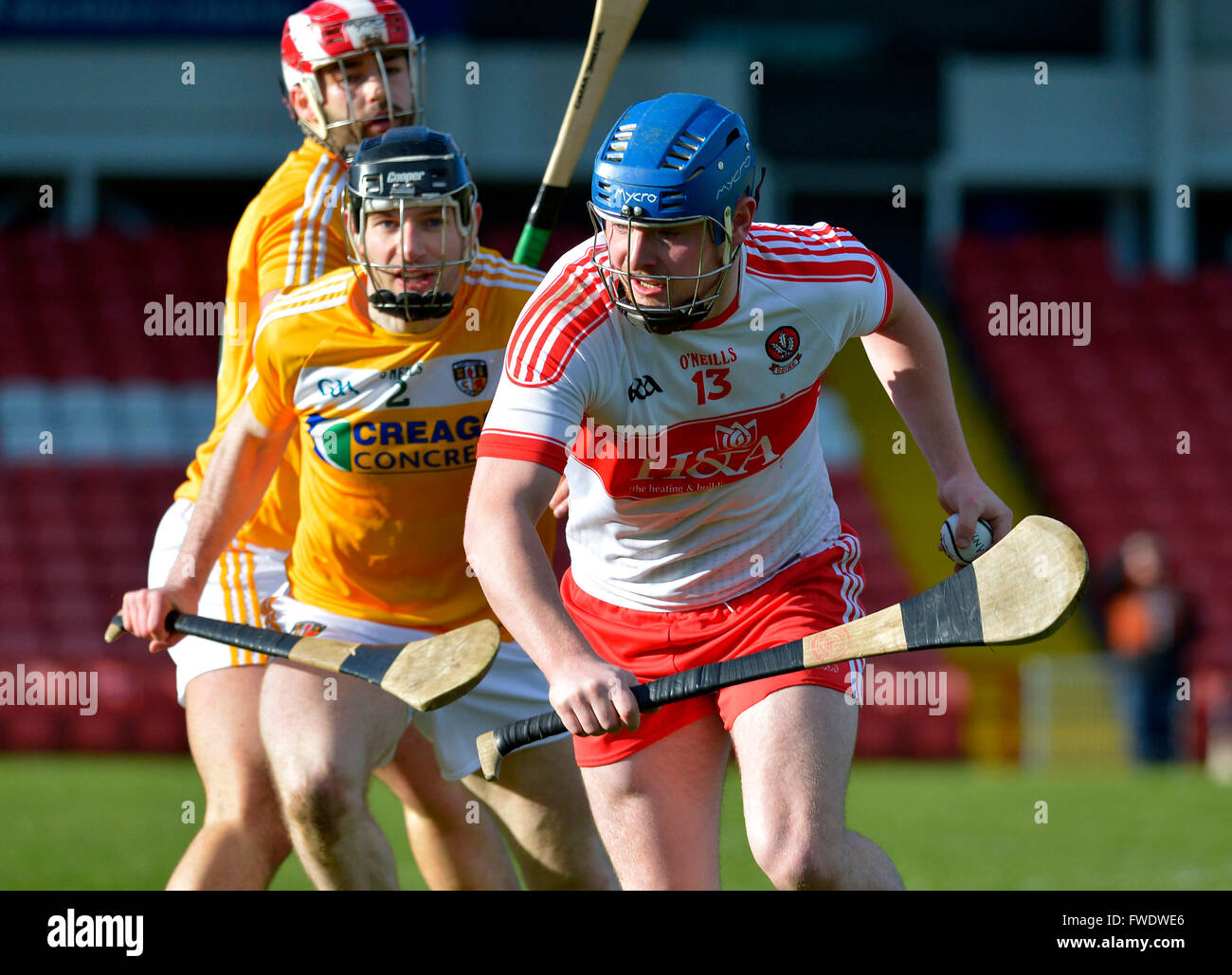 Hurling ireland men High Resolution Stock Photography and Images - Alamy