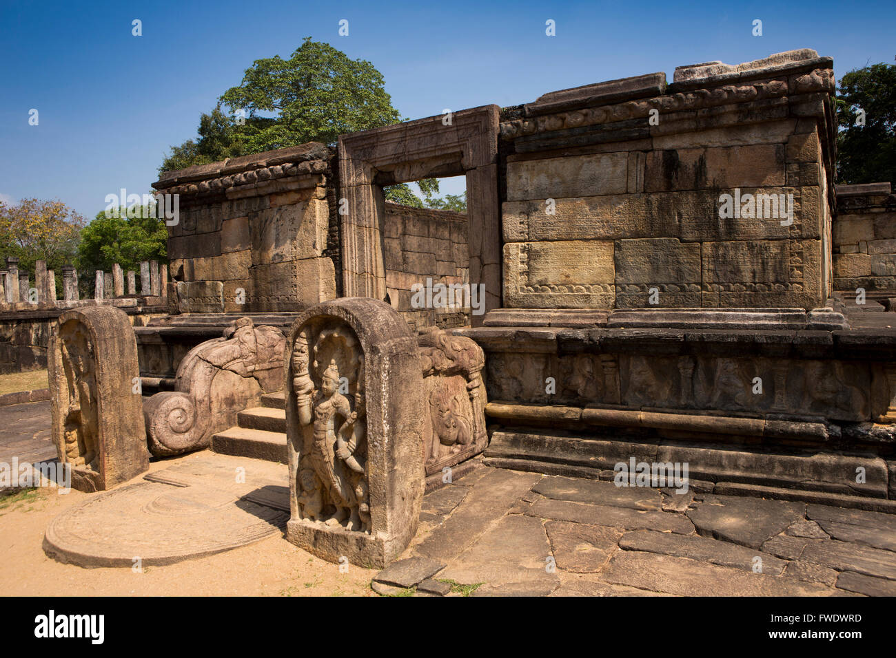 Sinhala sculpture hi-res stock photography and images - Alamy