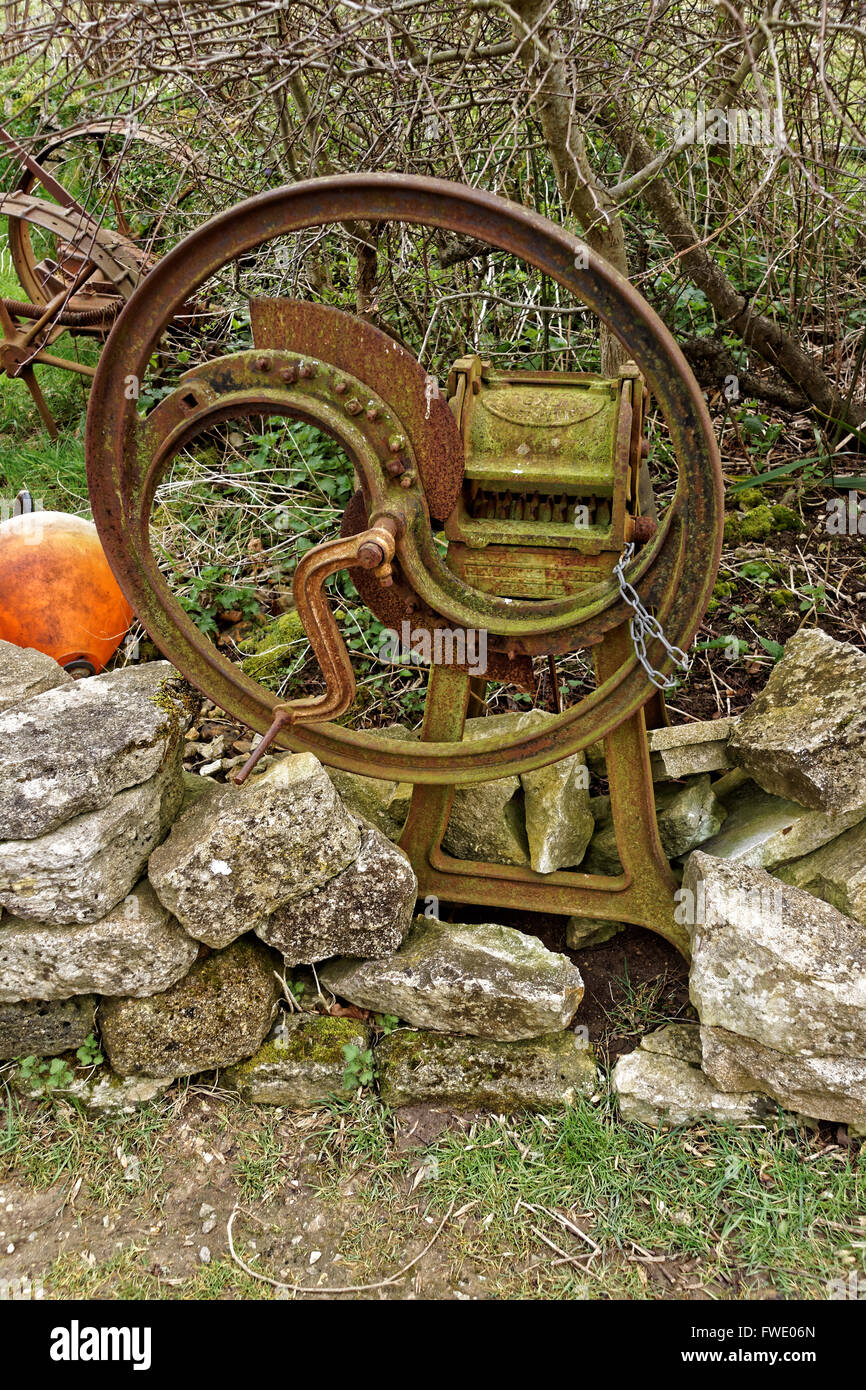 Handoperated hi-res stock photography and images - Alamy