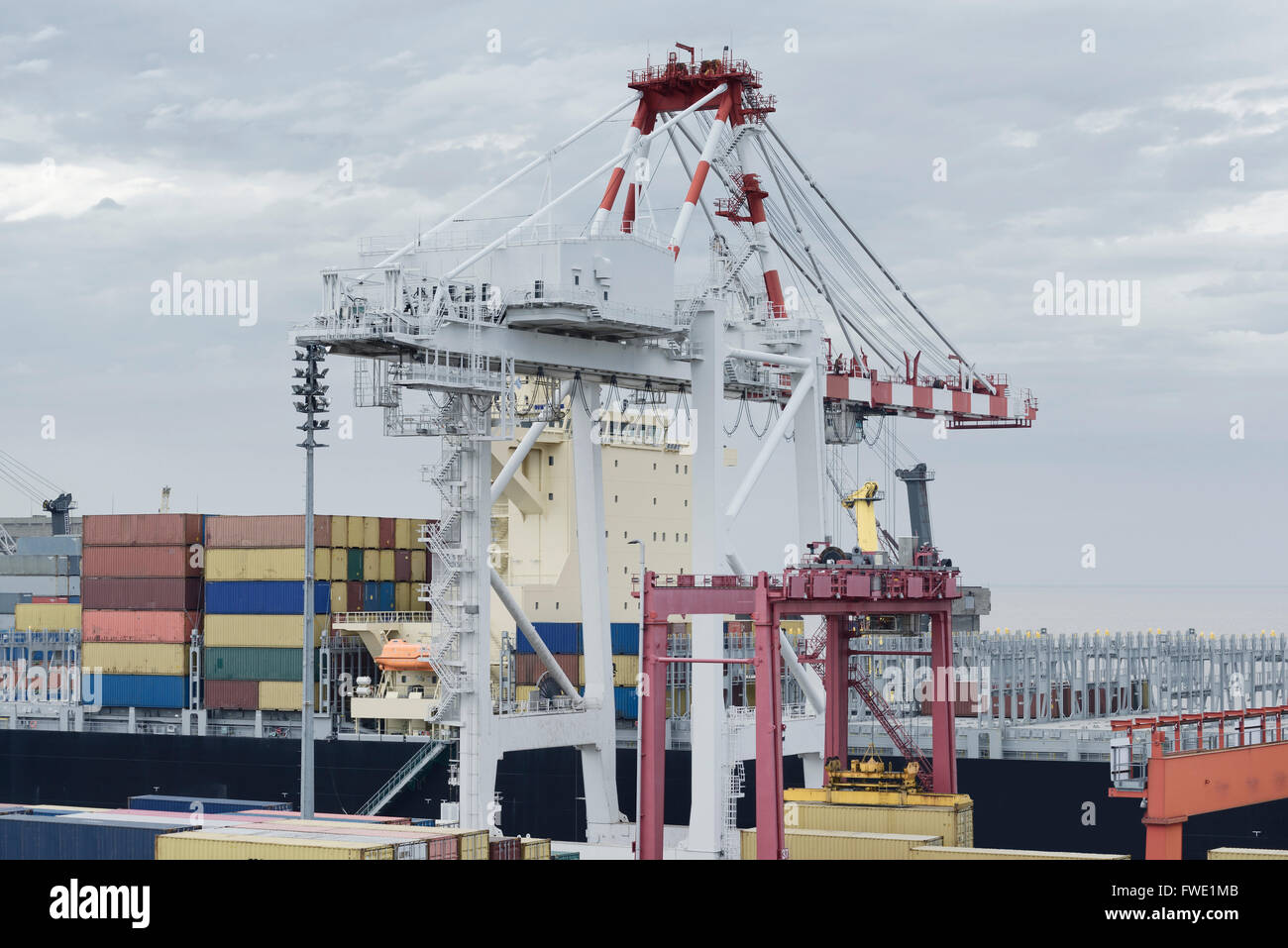 Crane loading hi-res stock photography and images - Alamy
