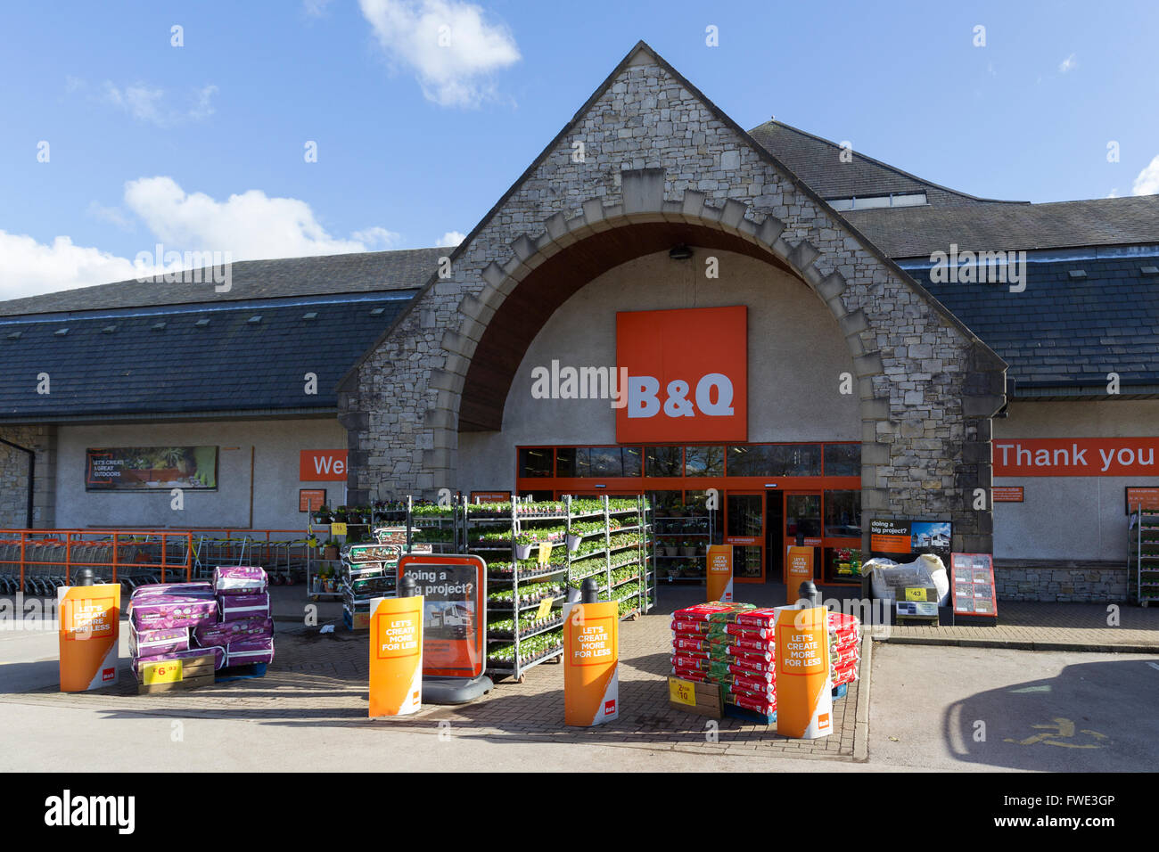 B&q trolley hi-res stock photography and images - Alamy