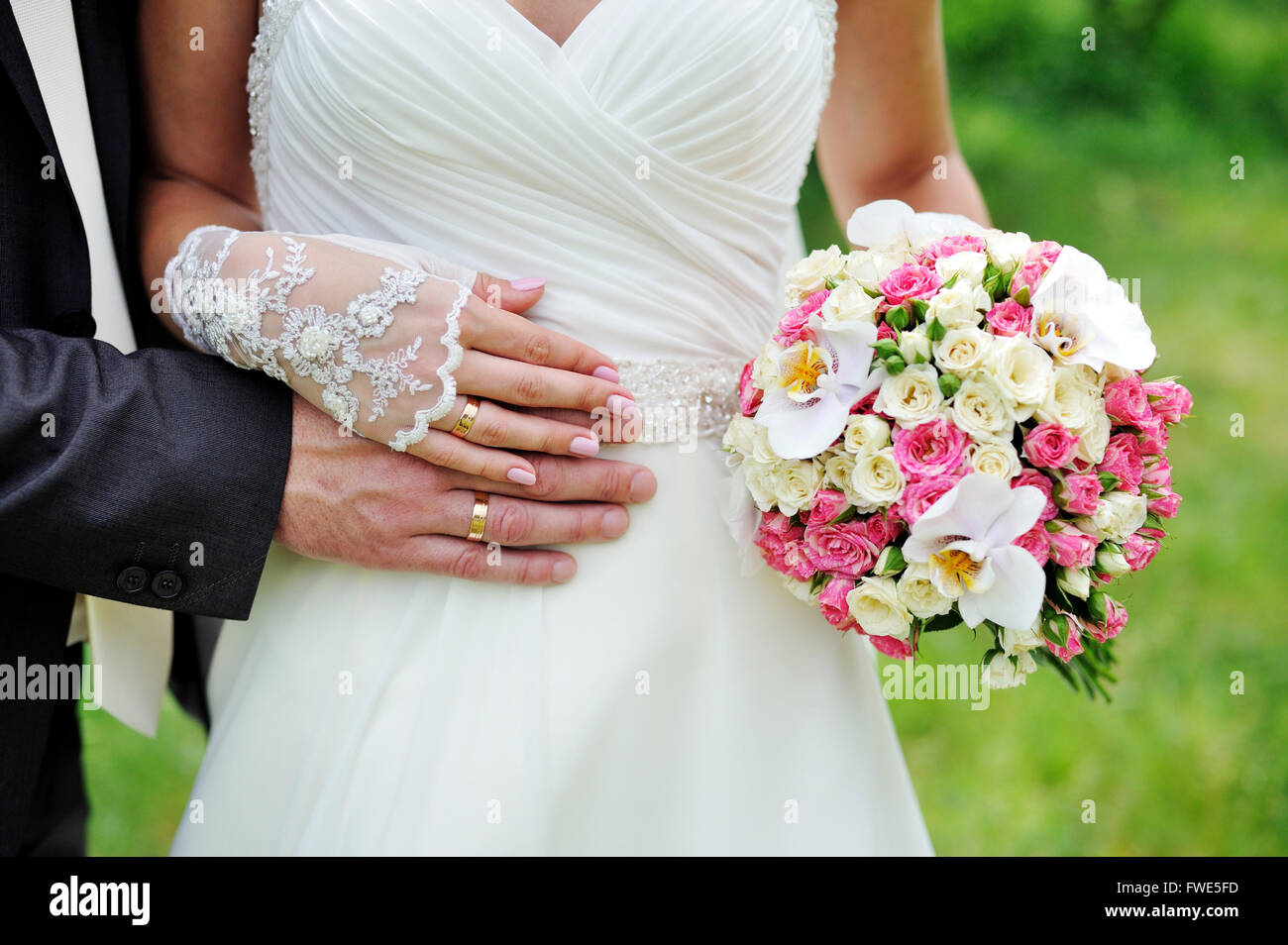 Hand held bouquet hi-res stock photography and images - Alamy
