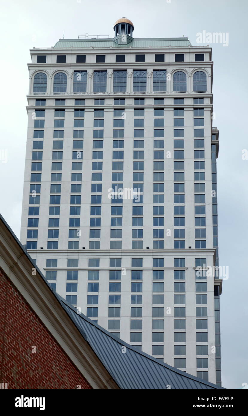 Building falls hi-res stock photography and images - Alamy