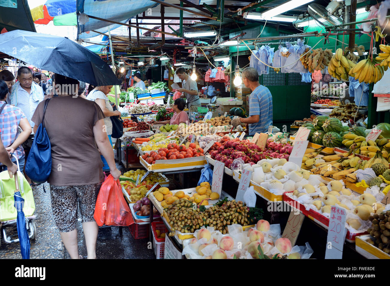 China vegetables market stall outdoor hi-res stock photography and ...