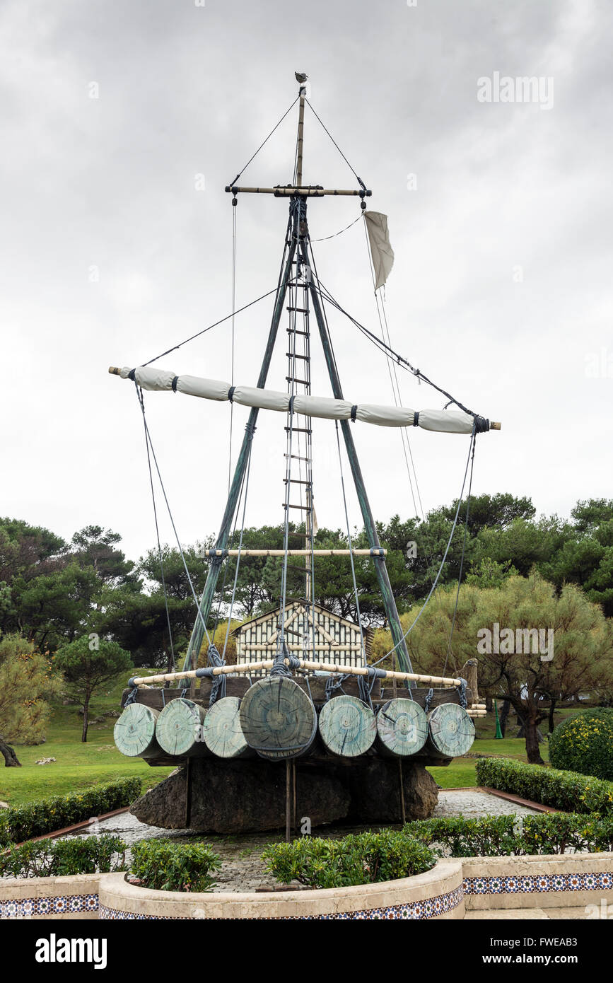 Wood raft hi-res stock photography and images - Alamy