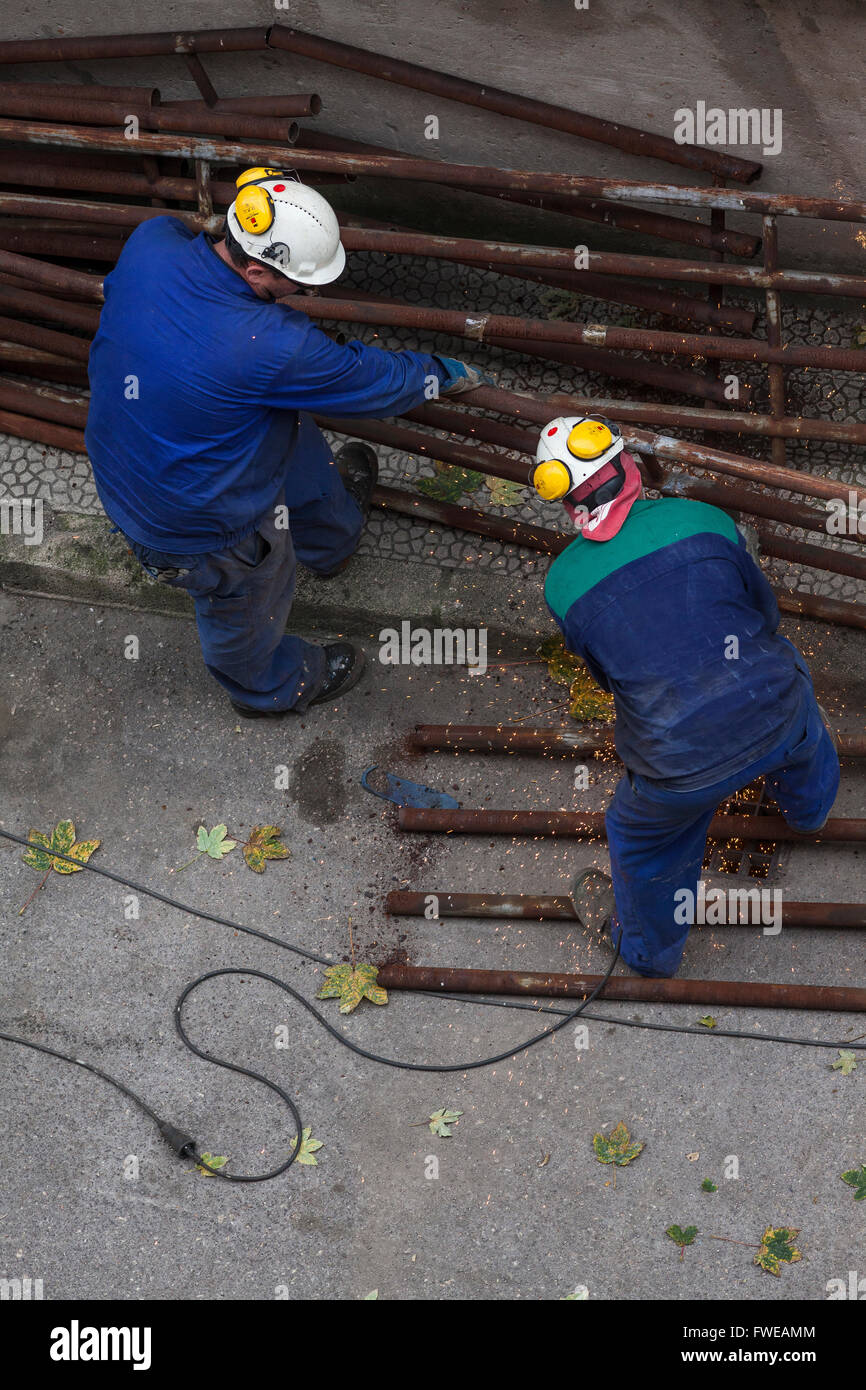 Metal workers hi-res stock photography and images - Alamy