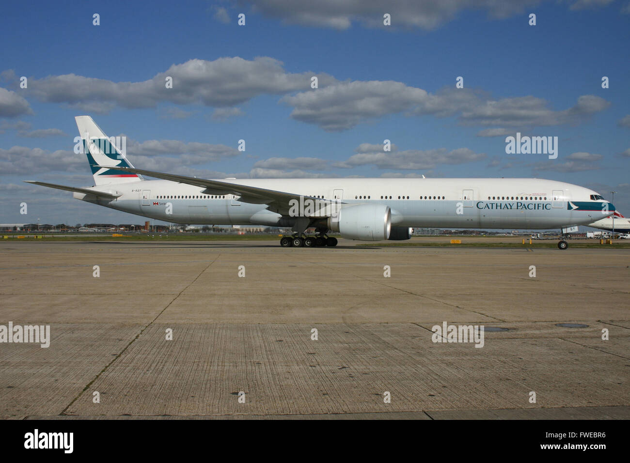 CATHAY PACIFIC 777 300 Stock Photo - Alamy