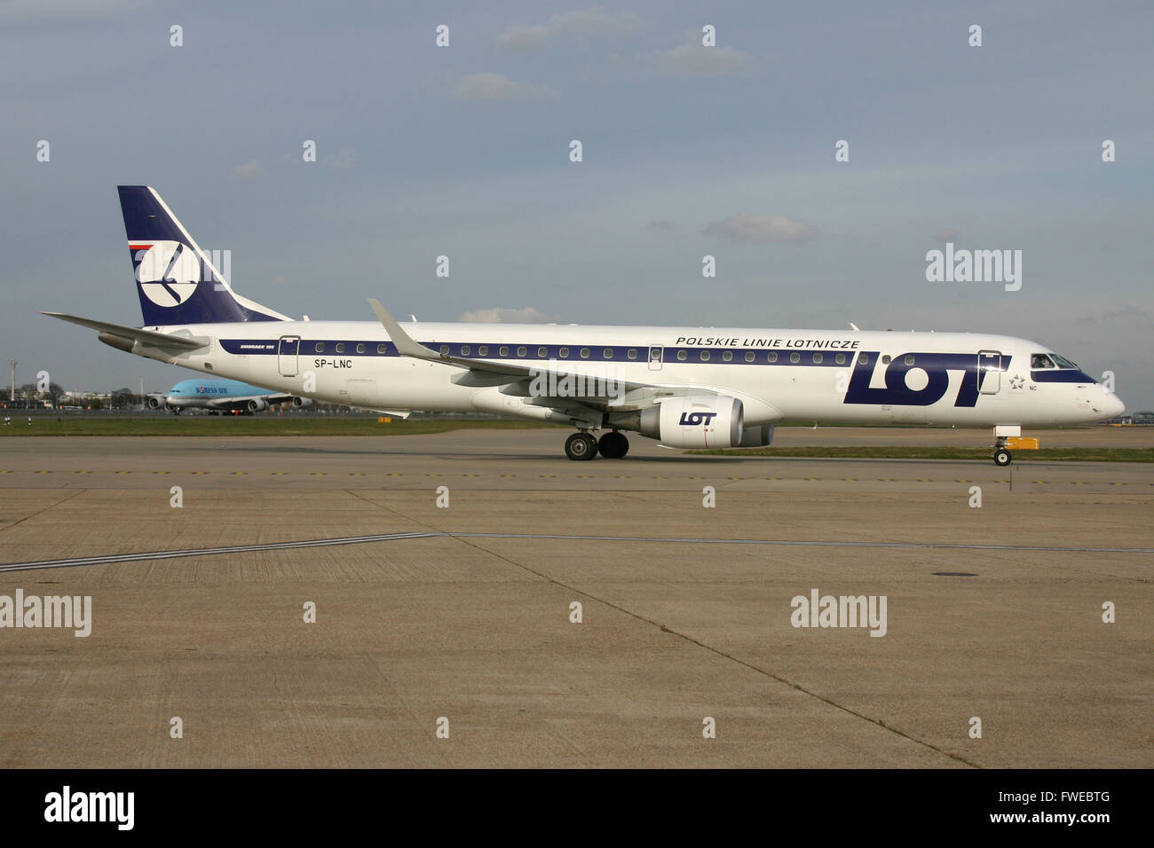 Lot polish airlines embraer plane hi-res stock photography and images ...