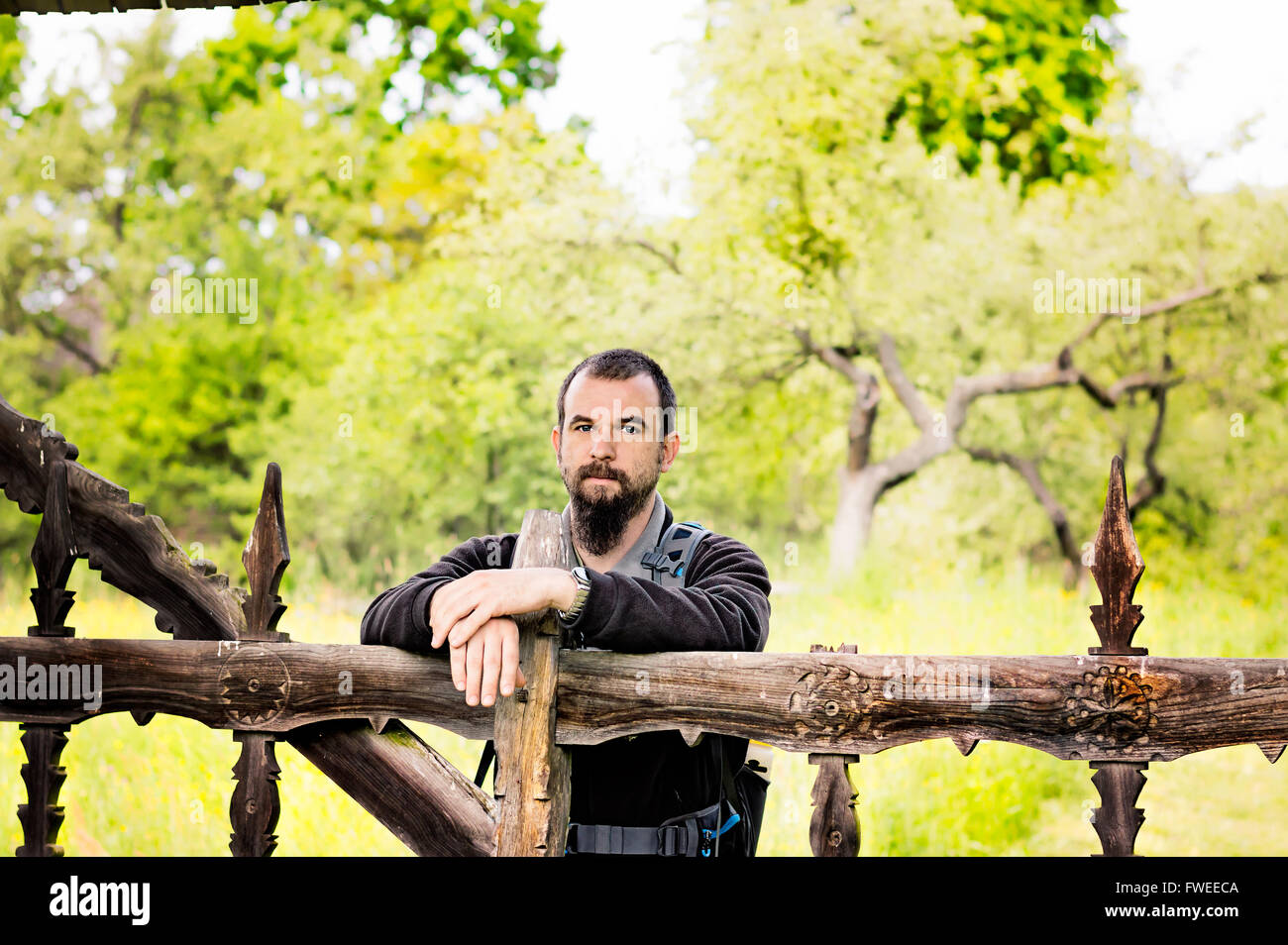 Old man face fence hi-res stock photography and images - Alamy