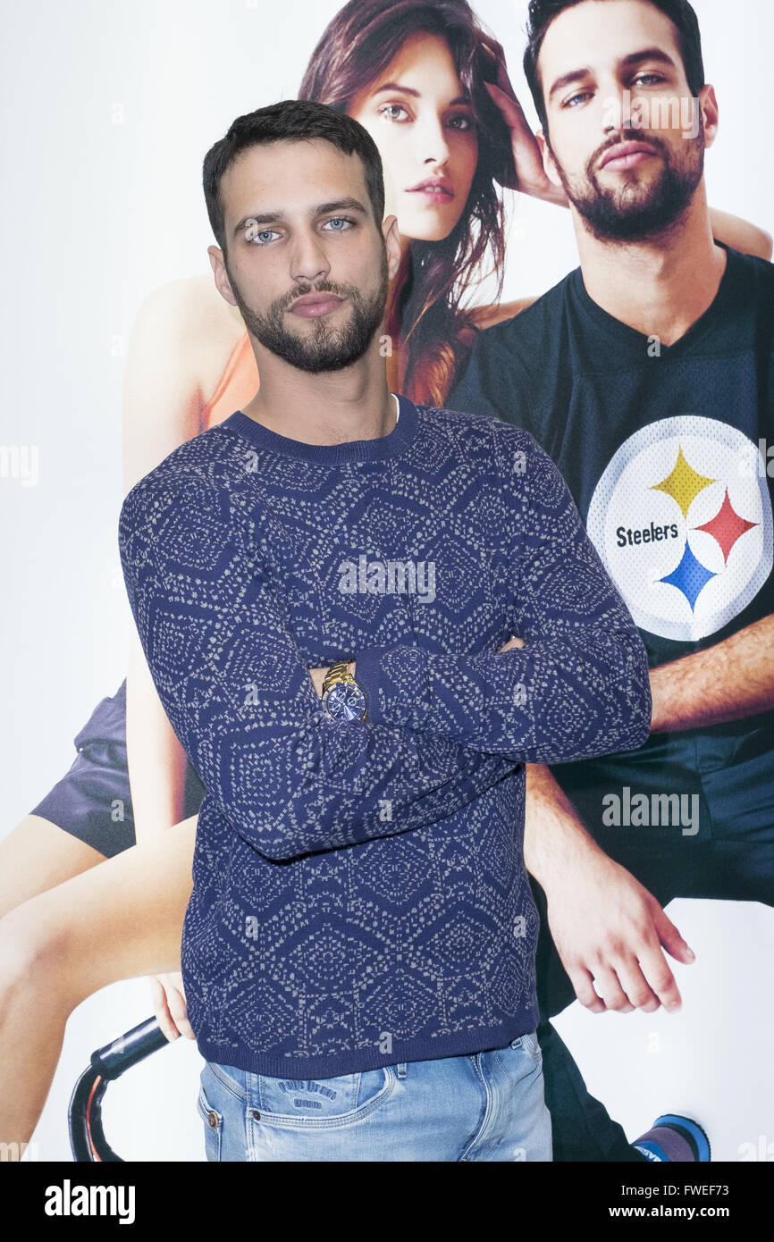 Spanish actor Jesus Castro presents 'Bass 3D' Shoes new collection at ...