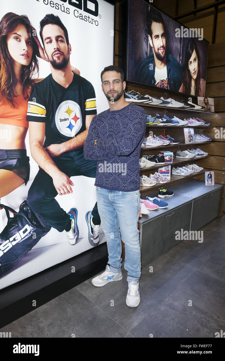 Spanish actor Jesus Castro presents 'Bass 3D' Shoes new collection at ...