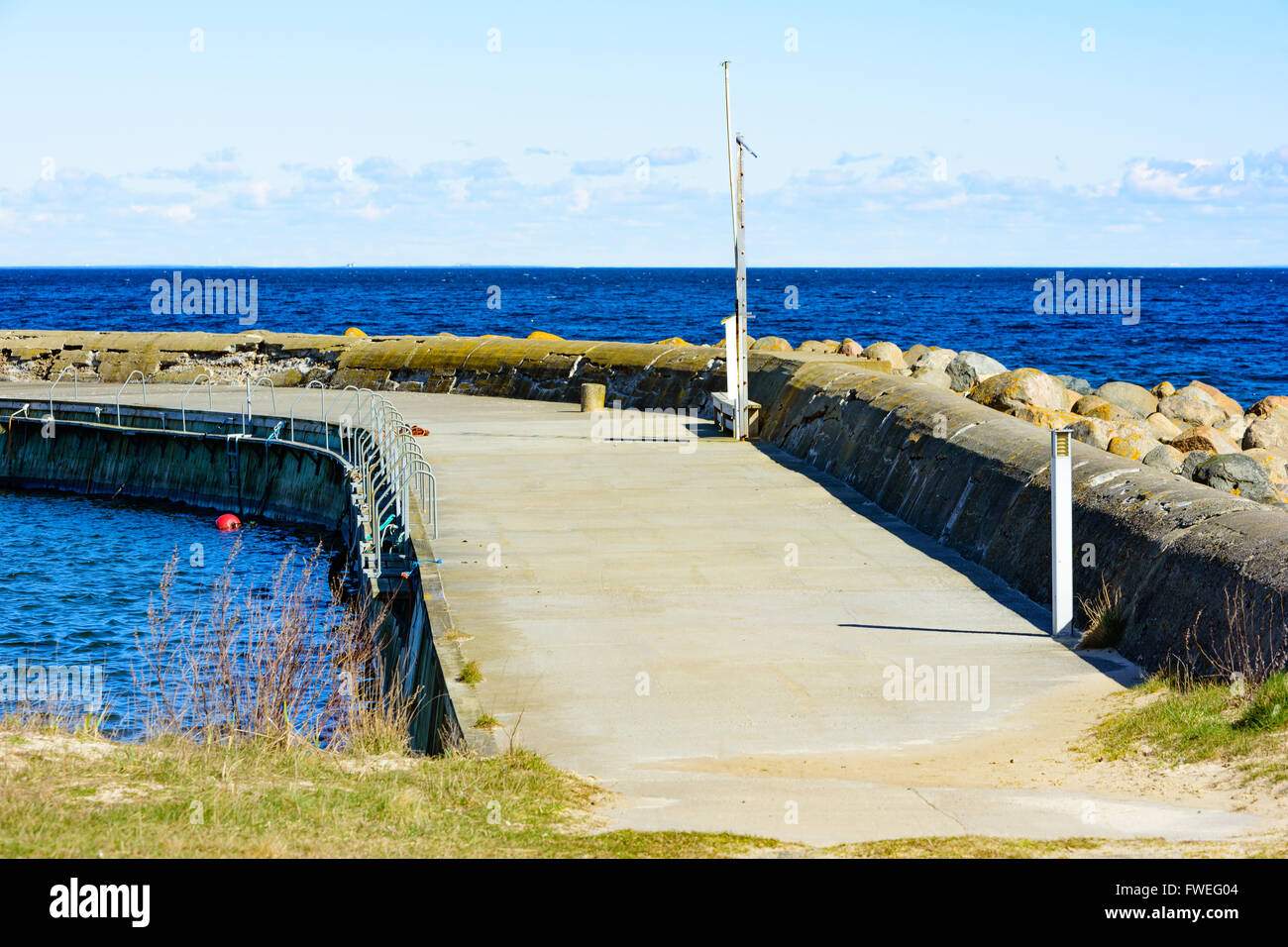Ocean concrete hi-res stock photography and images - Alamy