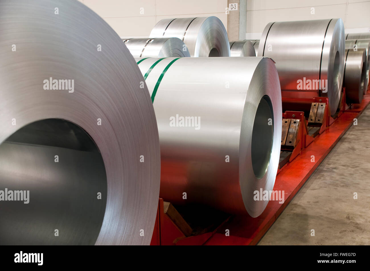 Huge rolls of tinplate hi-res stock photography and images - Alamy