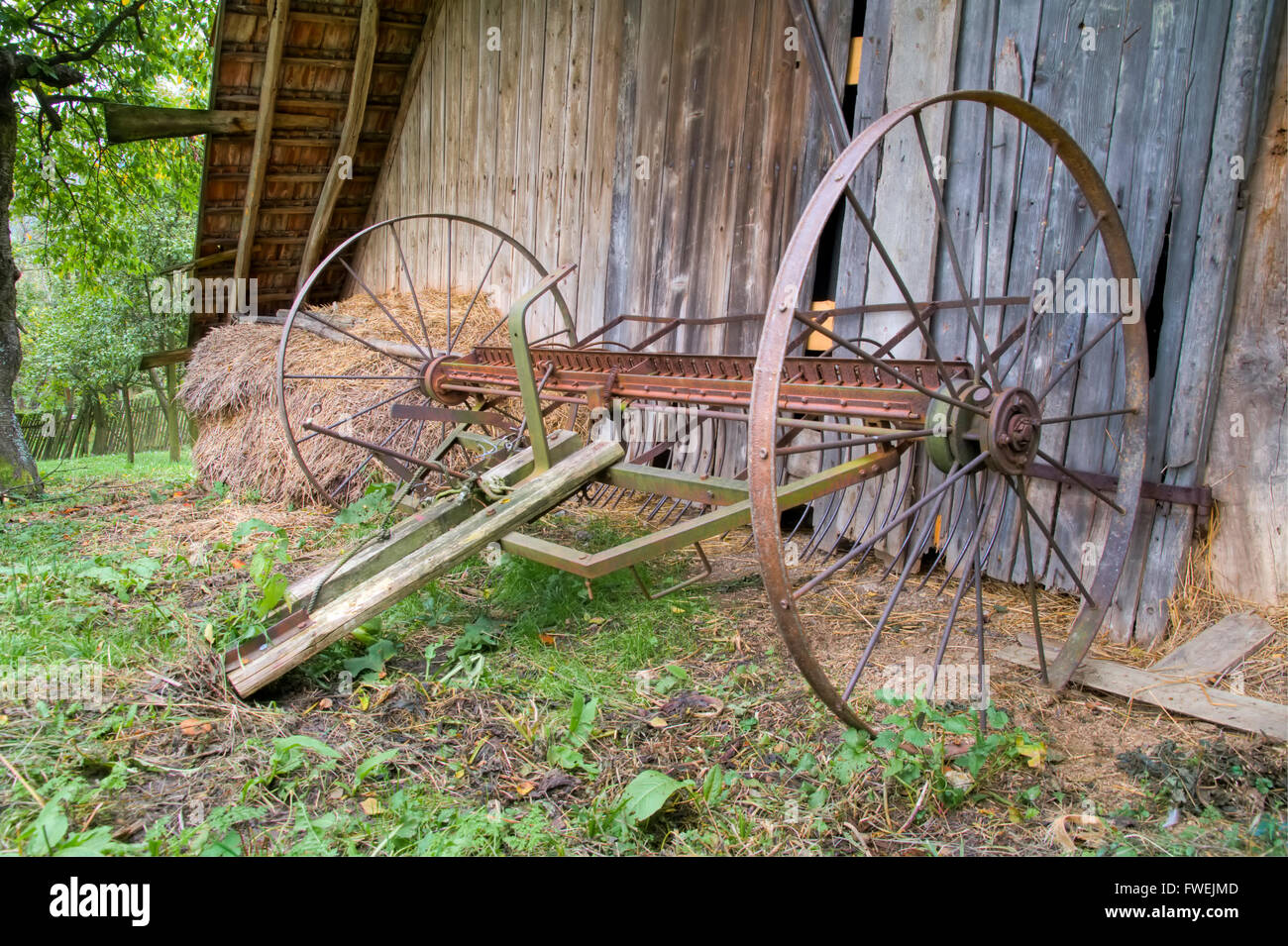 Old rusty farm building hi-res stock photography and images - Alamy