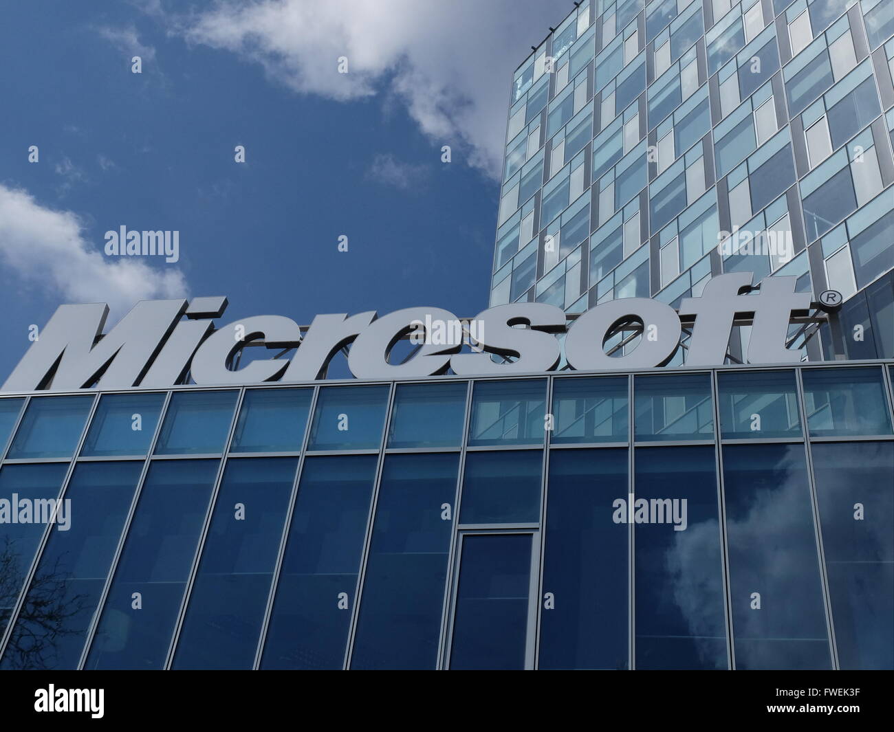 Microsoft headquarters logo sign hi-res stock photography and images ...