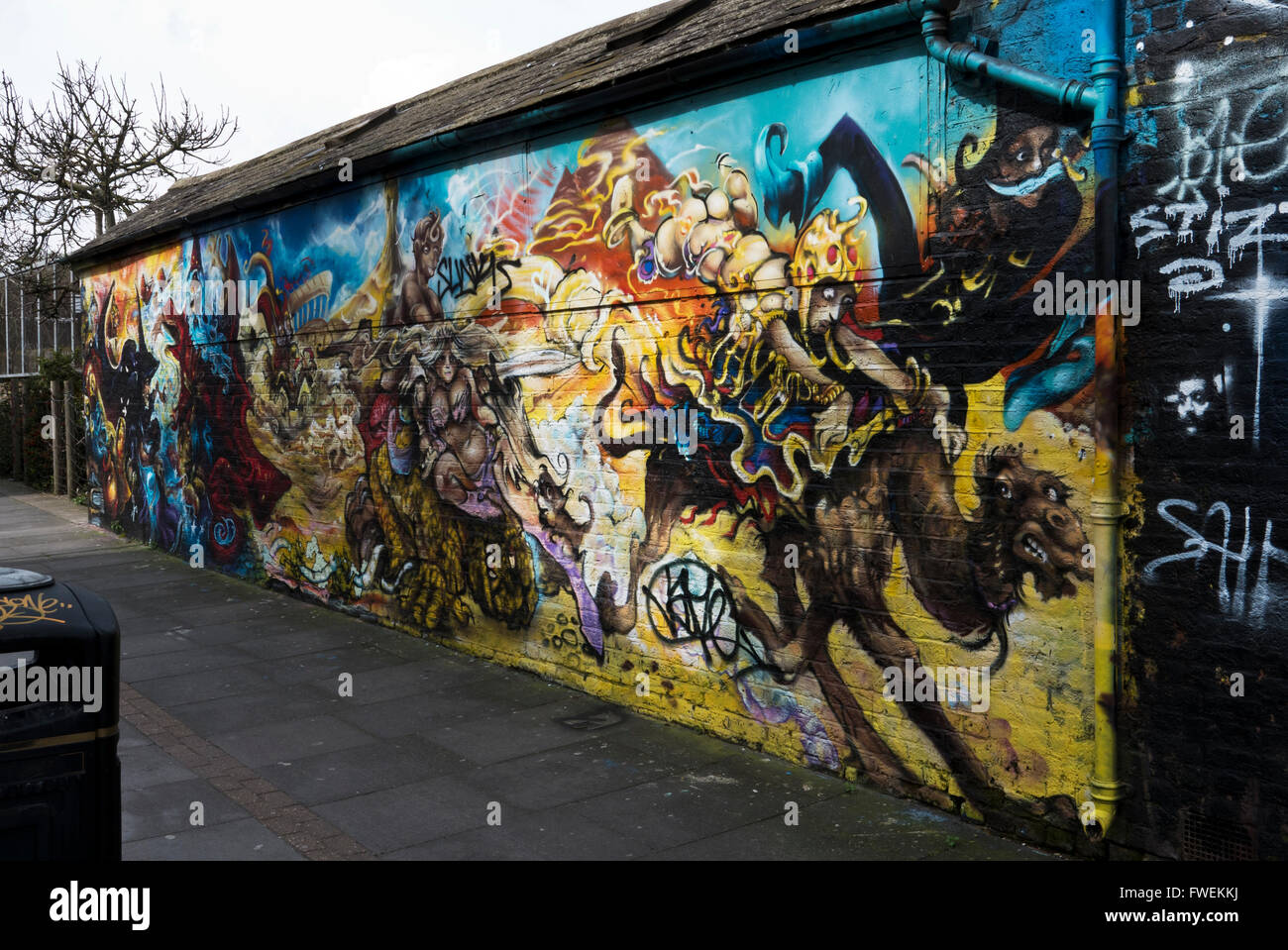 Beautiful street art graffiti with abstract wall images in London ...