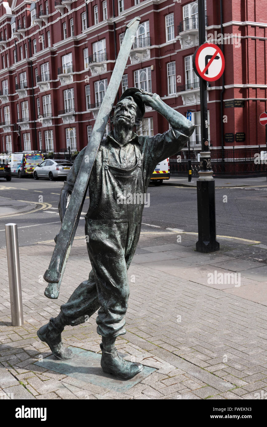 A window cleaner sculpture by Allan Sly outside Edgware Tube Station in ...