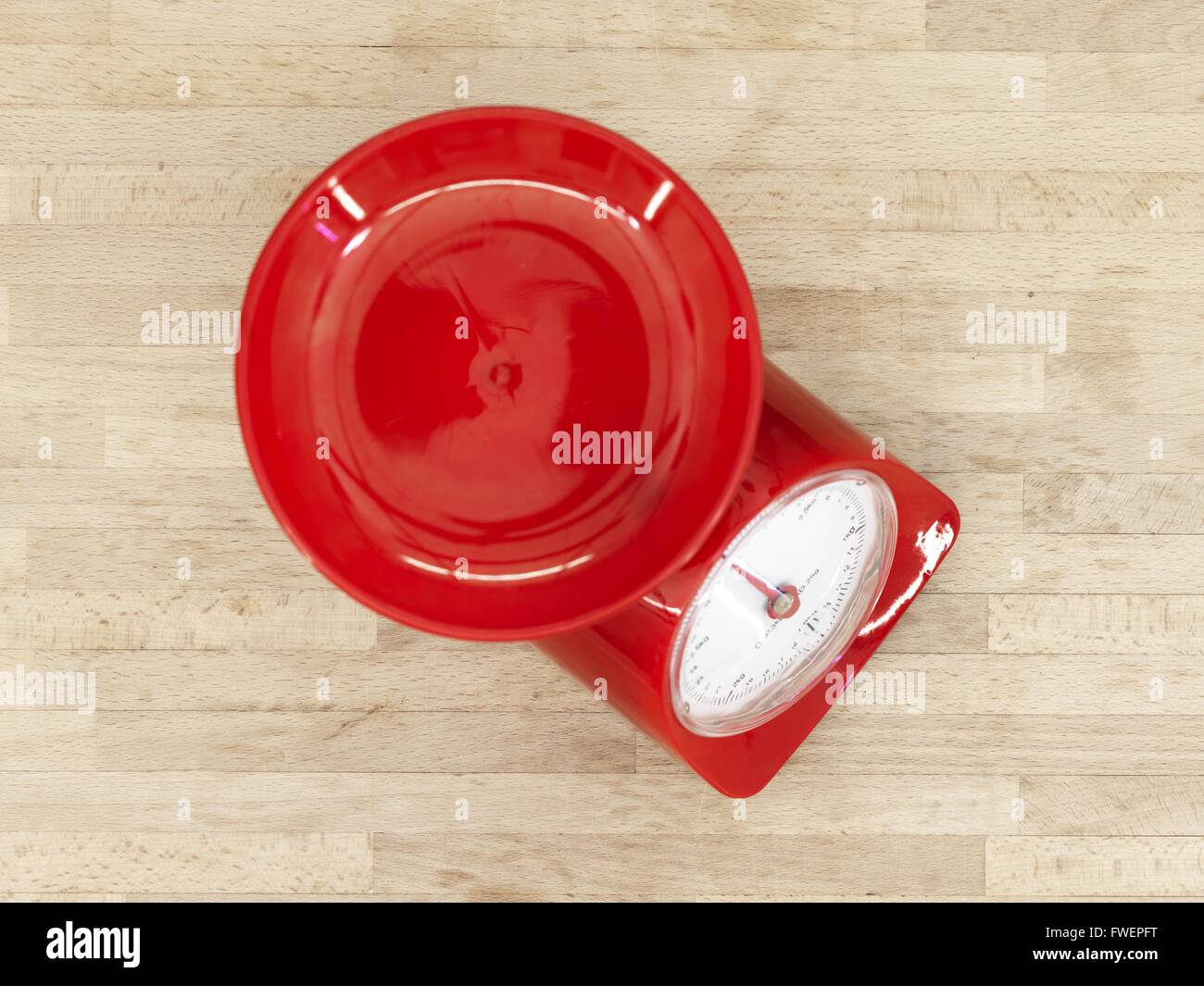 A studio photo of a set of kitchen food scales Stock Photo - Alamy