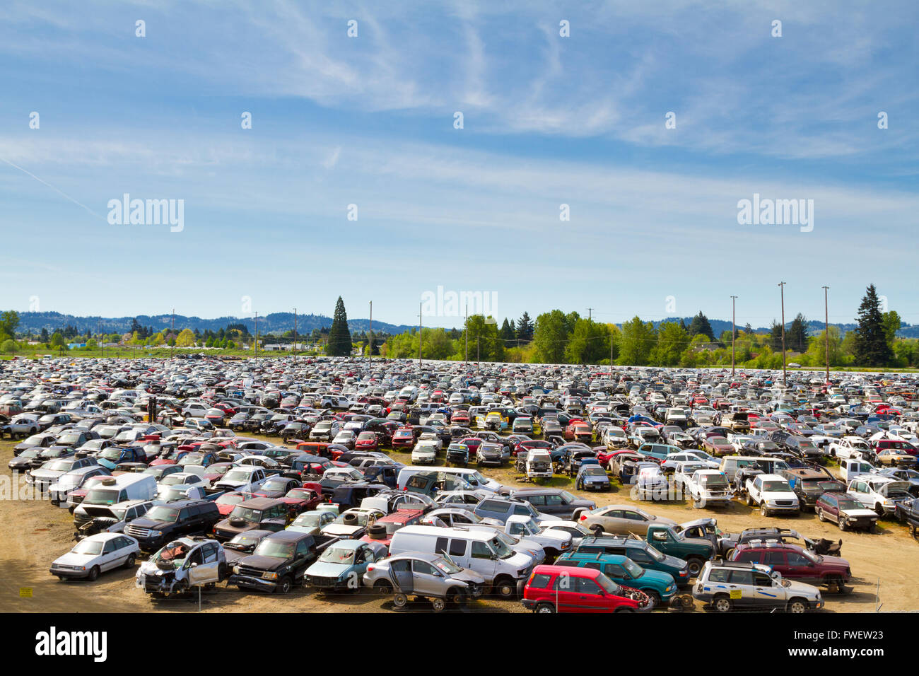 Junkyard scene hi-res stock photography and images - Alamy
