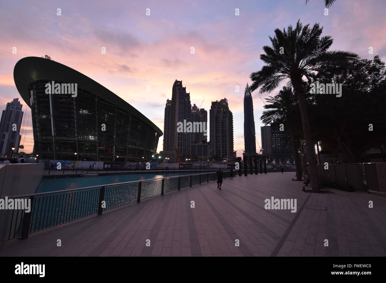 Dubai Mall outdoor pool and Buildings Stock Photo - Alamy