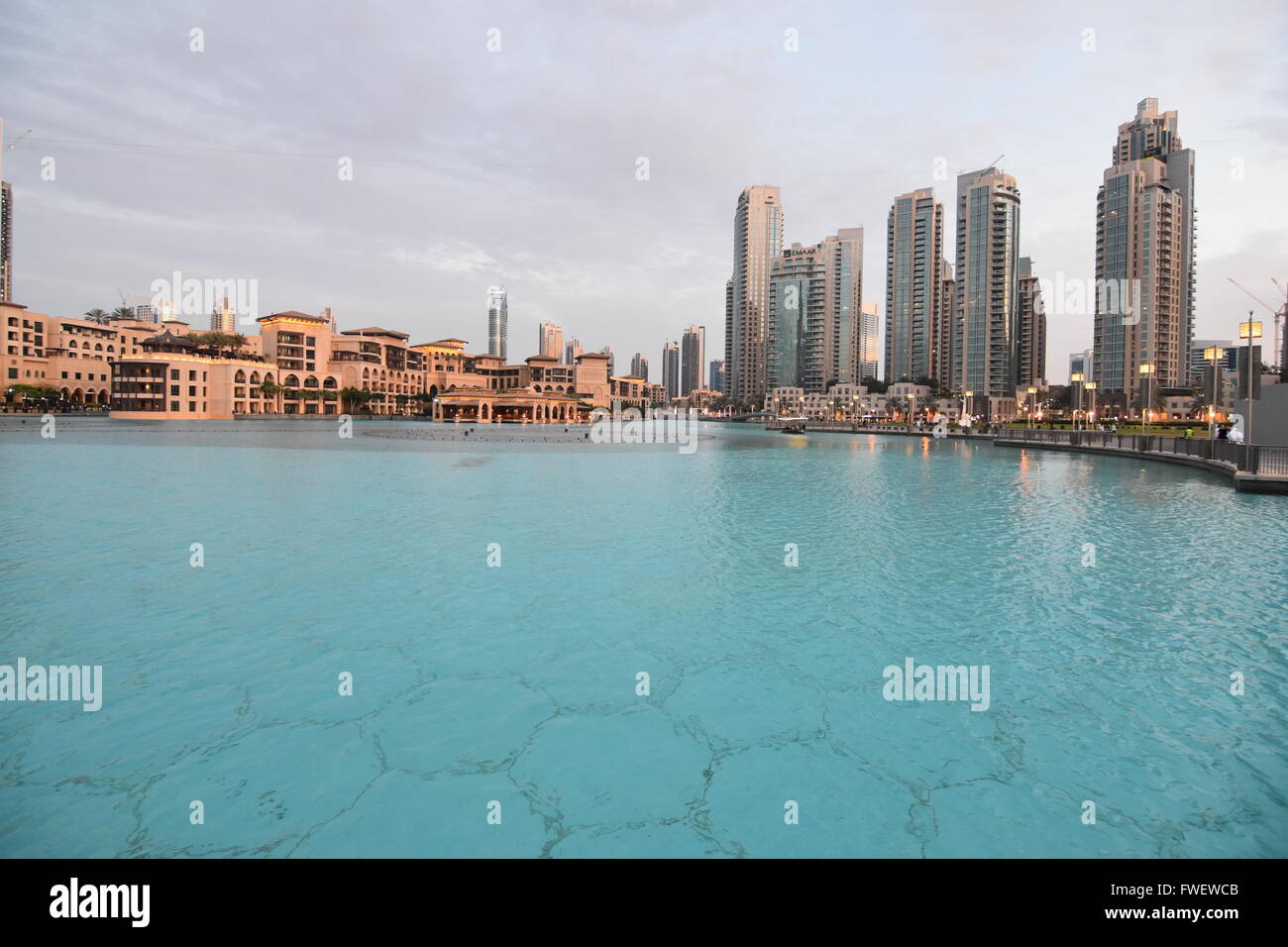 Dubai Mall outdoor pool and Buildings Stock Photo - Alamy