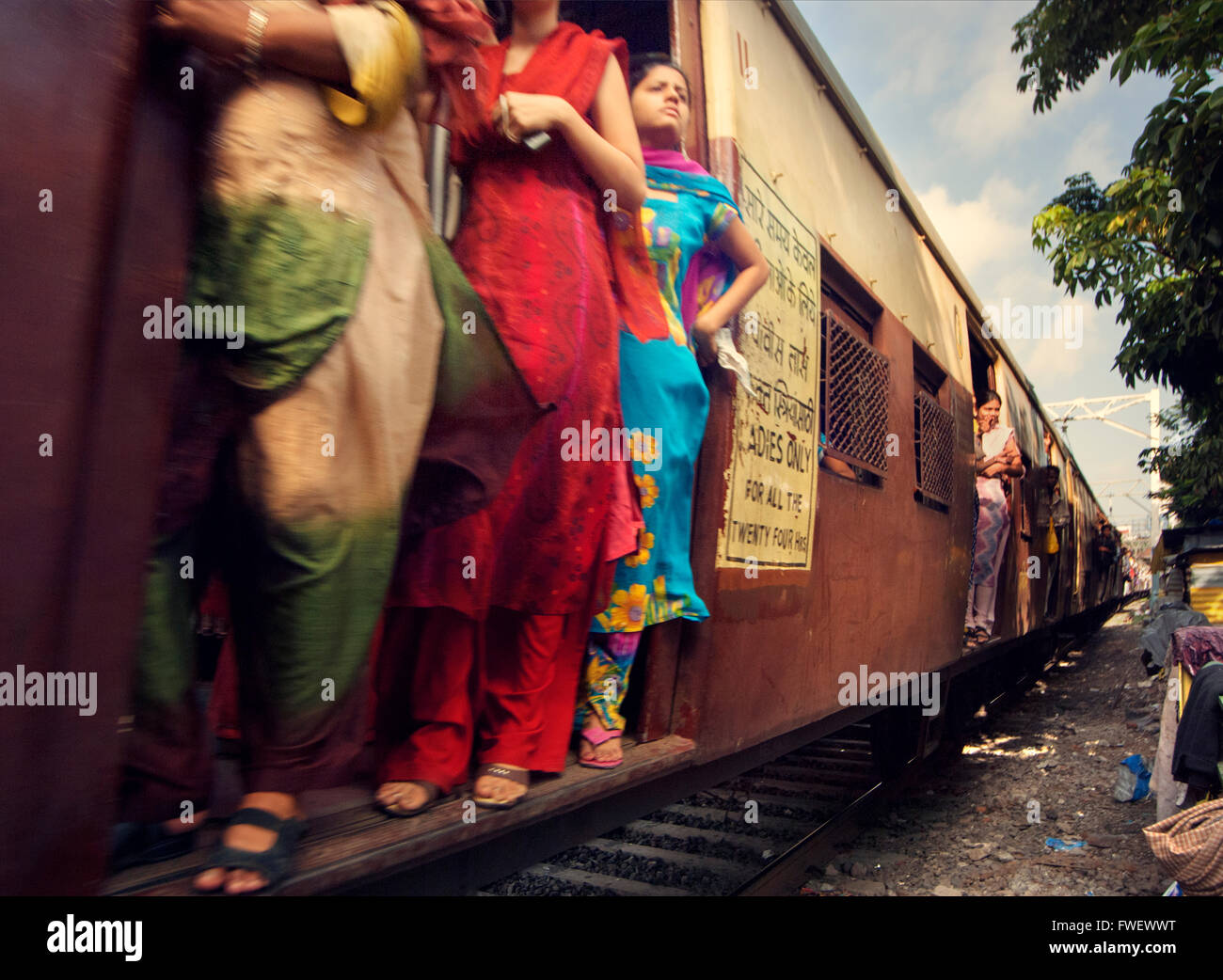 Packed trains hi-res stock photography and images - Alamy