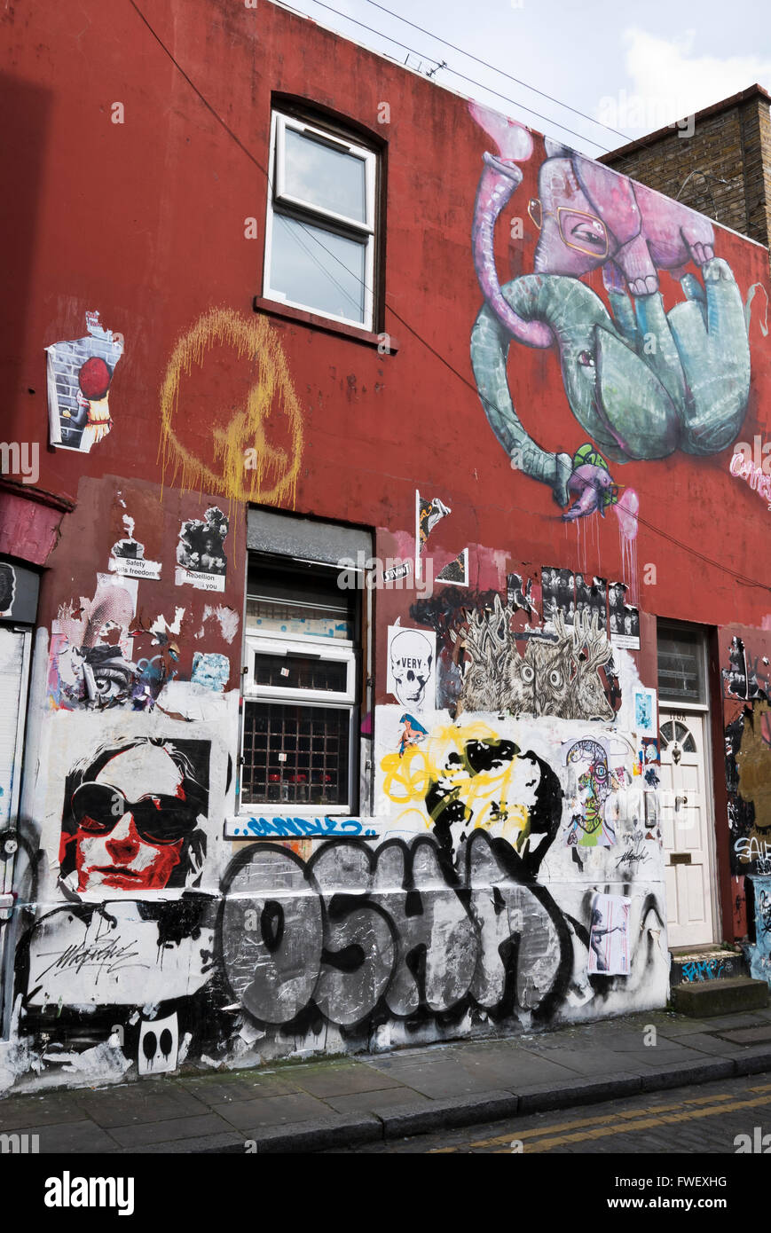 Beautiful street art graffiti with abstract wall images in London ...