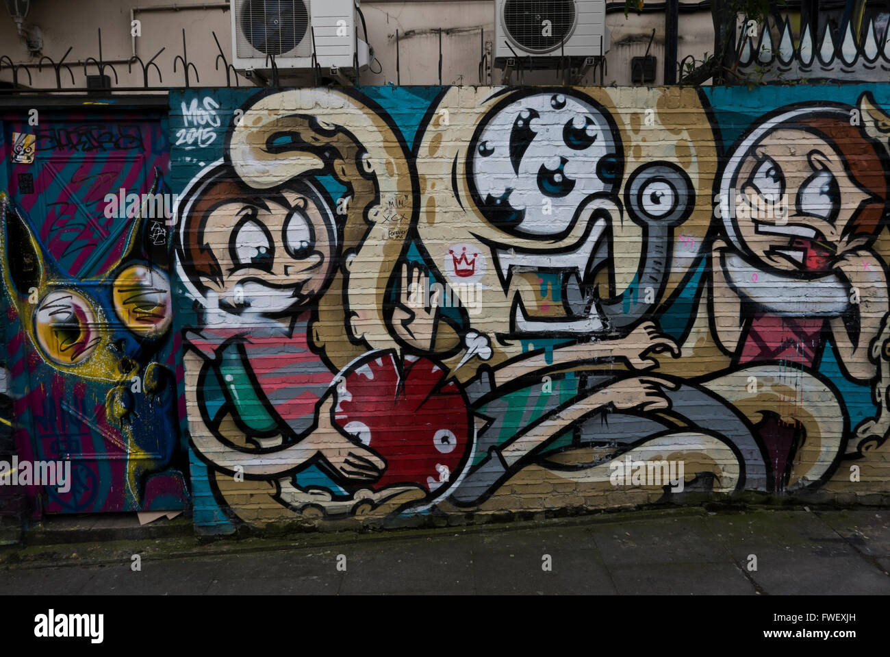 Beautiful street art graffiti with abstract wall images in London ...