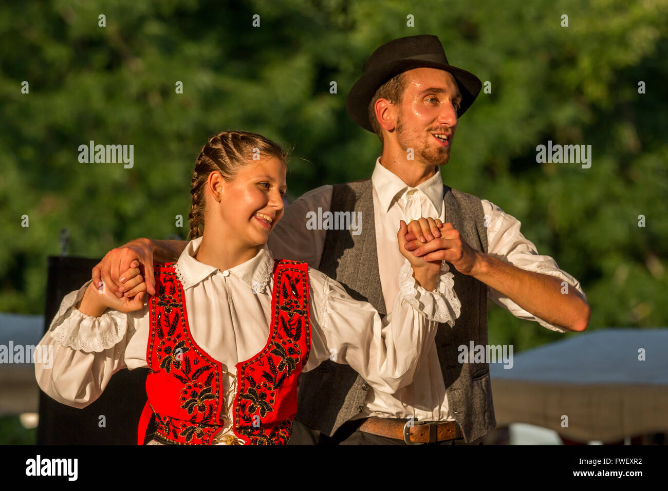 Hungarian traditional dance couple hi-res stock photography and images ...