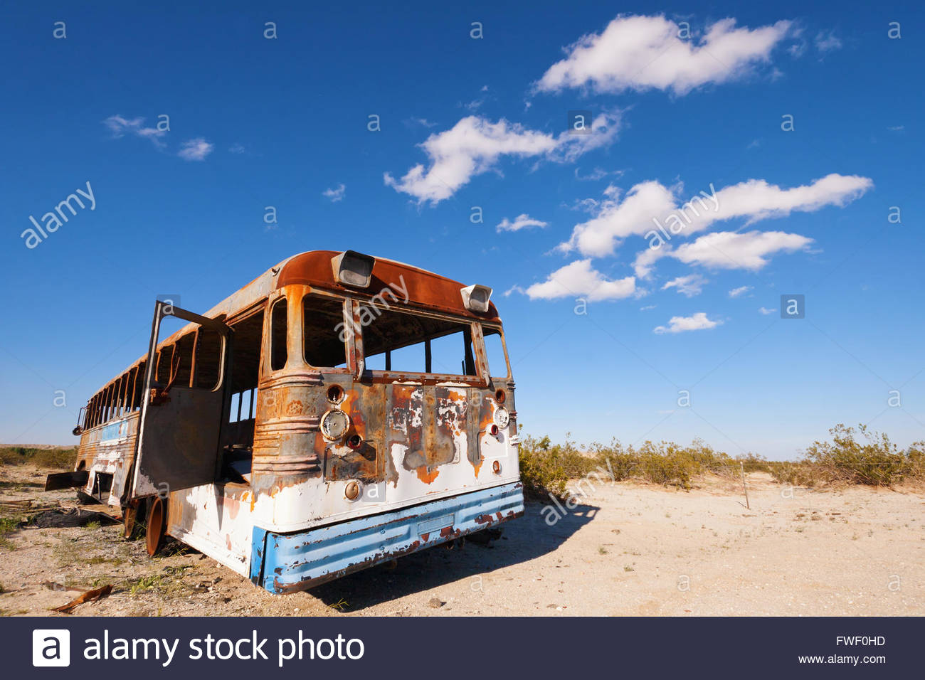 Rusty Bus Stock Photos & Rusty Bus Stock Images - Alamy