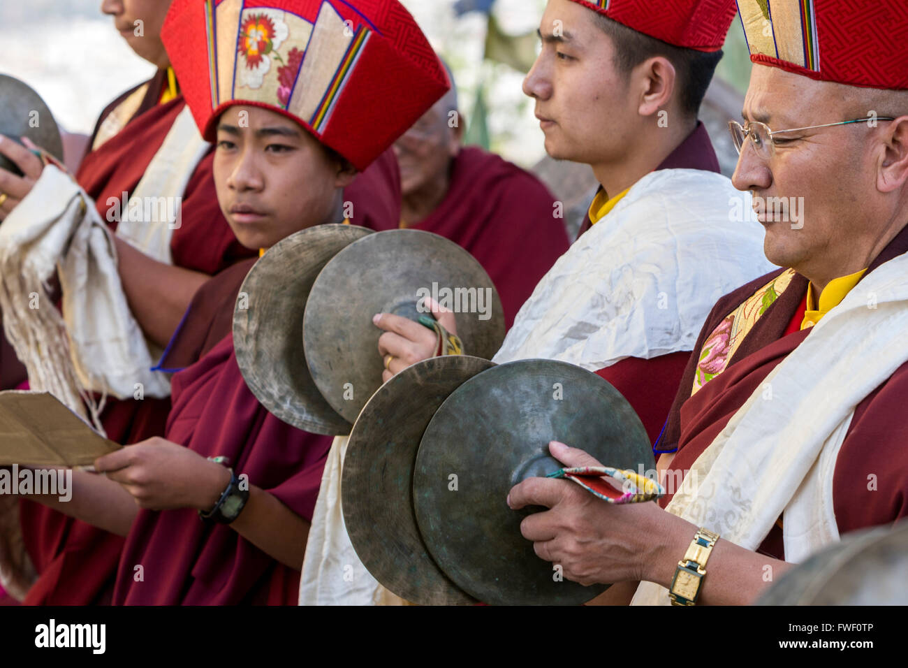 Monk ceremony hi-res stock photography and images - Alamy