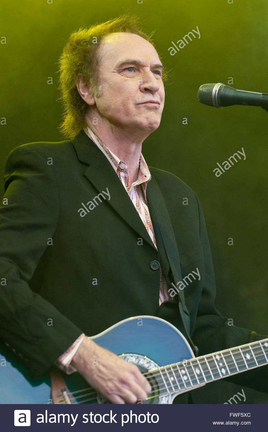 The Kinks Ray Davies Stock Photos & The Kinks Ray Davies Stock Images ...