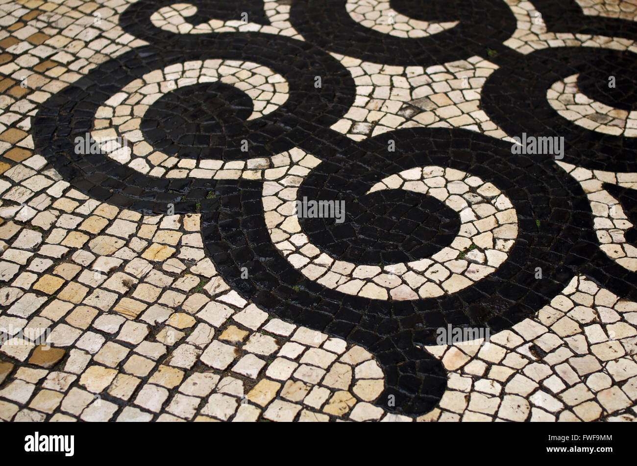 Portuguese cobble stone hi-res stock photography and images - Alamy